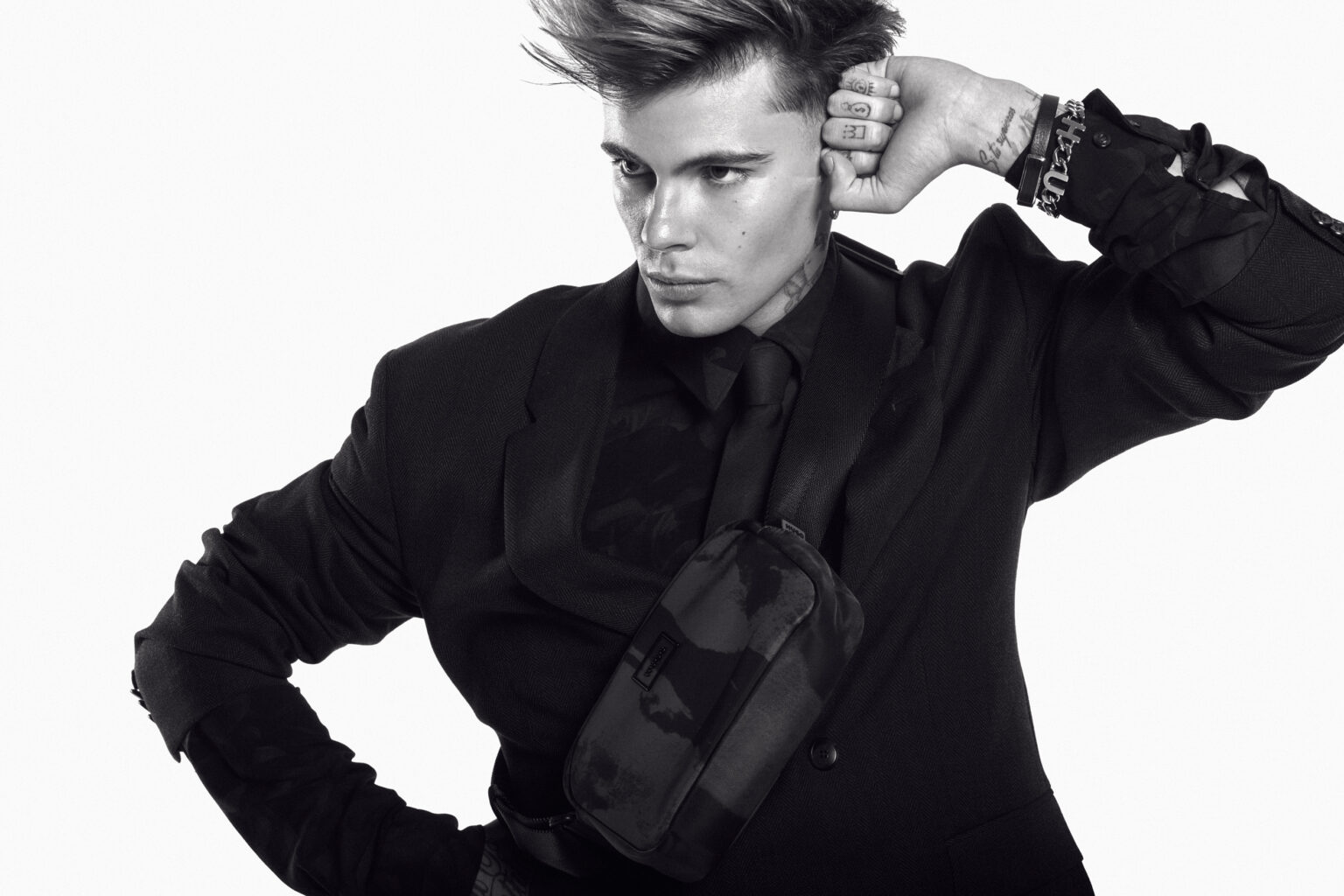 Entrevista al influencer y cantante Víctor Pérez "VYPERR" – Rísbel Magazine