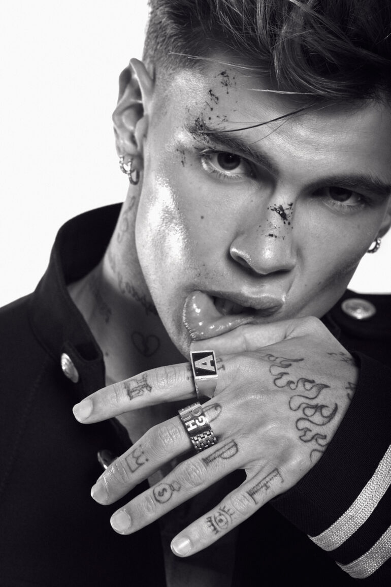 Entrevista al influencer y cantante Víctor Pérez "VYPERR" – Rísbel Magazine