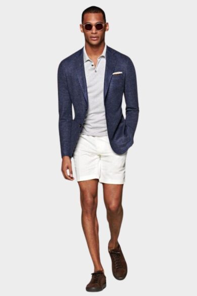 Cómo combinar la americana azul de hombre más allá del traje