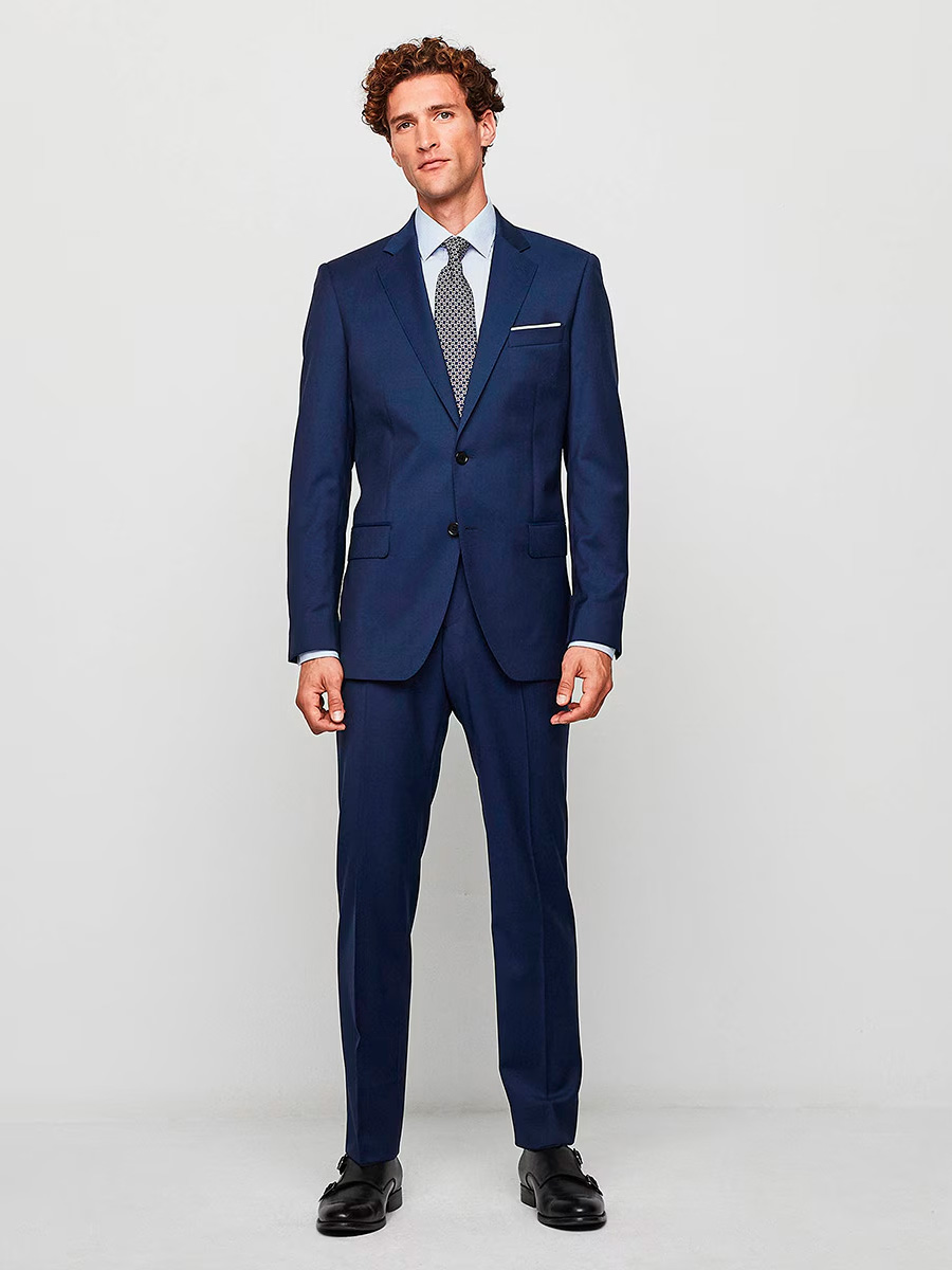 El color de la camisa que mejor combina para el traje azul – Rísbel ...